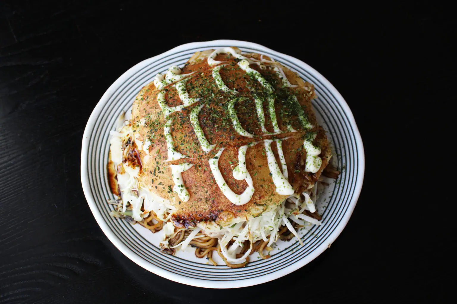 Omusoba (Japanese Omelet with Yakisoba Stir-Fry Noodles) - Myojo USA